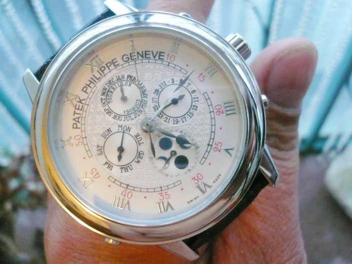 6 Ways To Spot A Fake Watch, Even If You Don’t Know How To Spot A Fake ...