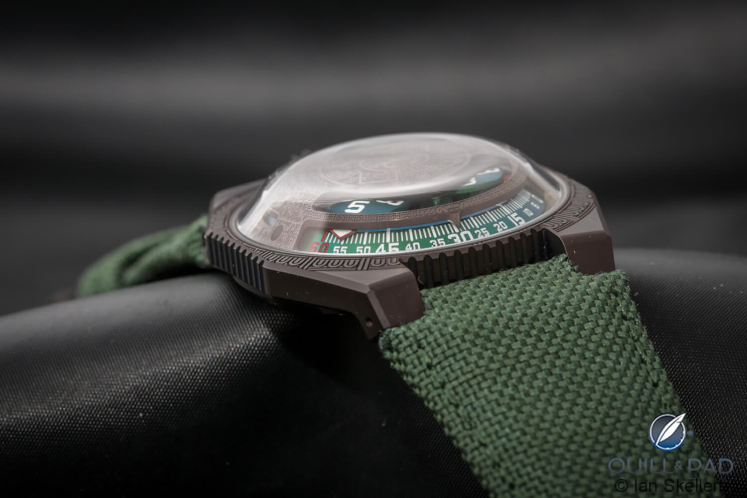 Urwerk UR-100V Time And Culture: 27-Ton Aztec Sun Stone Miniaturized ...