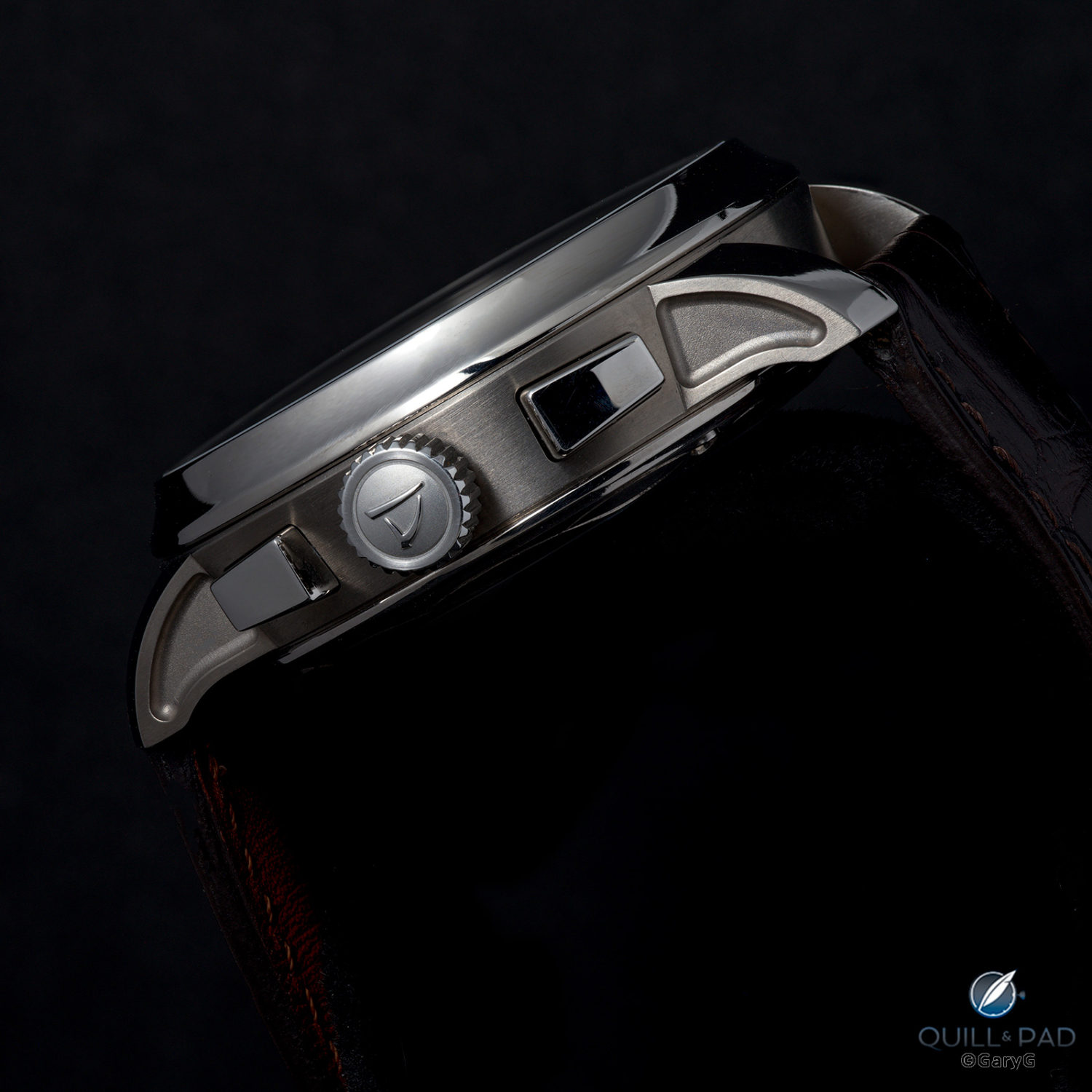 Behind the Lens: Oileán H-B1 Triple Calendar Chronograph by John ...