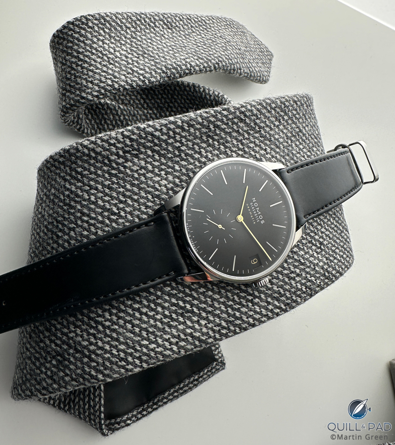 Nomos Orion Neomatic 41 Date New Black: Minimalistic with a Lot of Details and all for a ...
