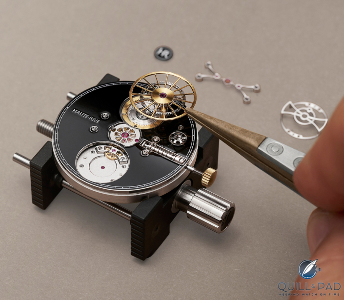 Haute-Rive Honoris I: Incredible 1,000-Hour/41-Day Power Reserve plus a ...